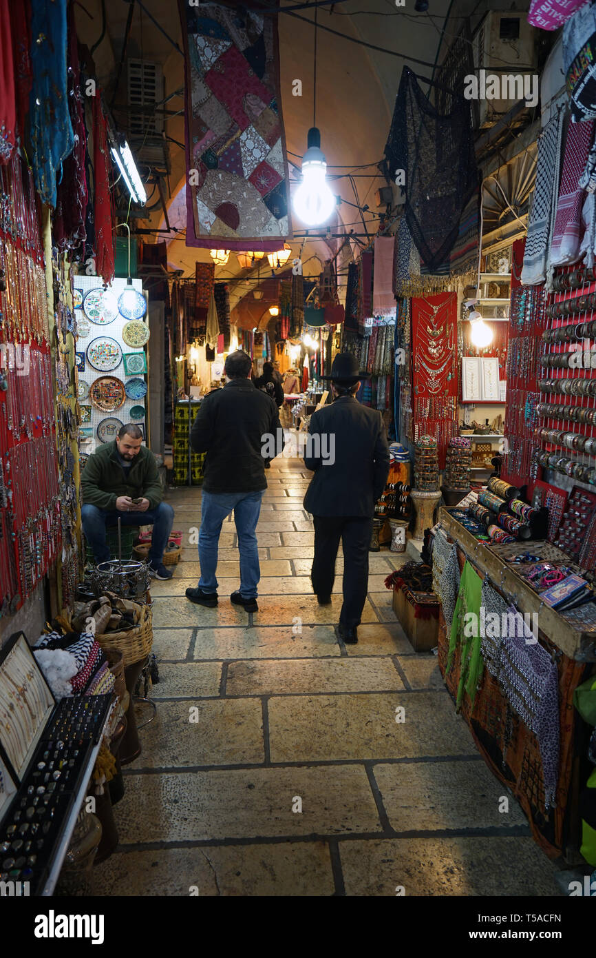 ISRAEL - JERUSALEM - SHOPS IN THE OLD CITY - SOUVENIRS BOUTIQUE ...
