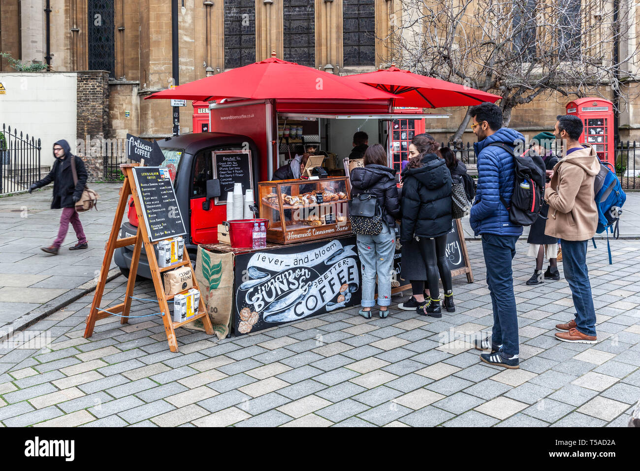 Food stall london hi-res stock photography and images - Alamy