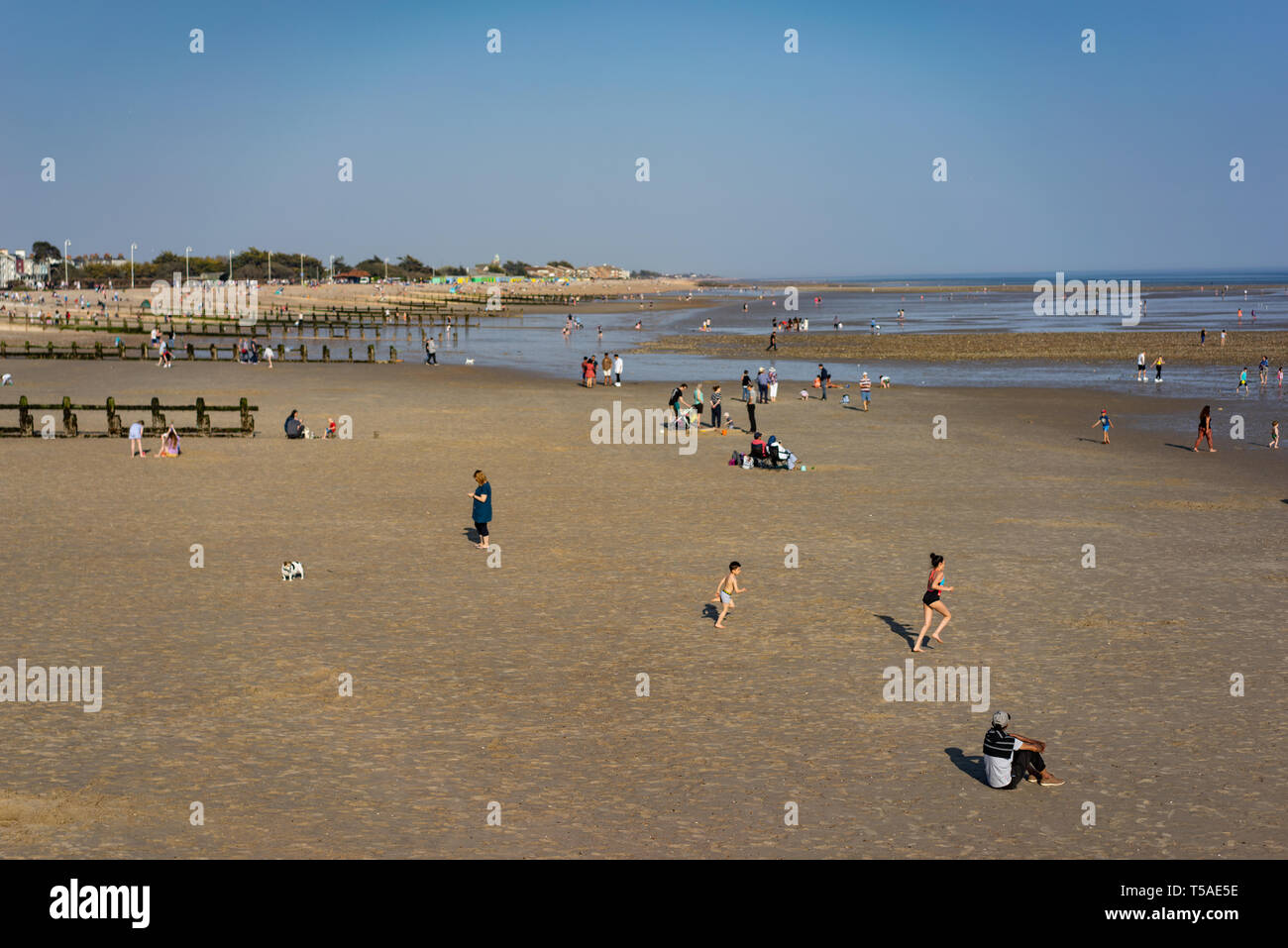 Littlehampton holiday hi-res stock photography and images - Alamy