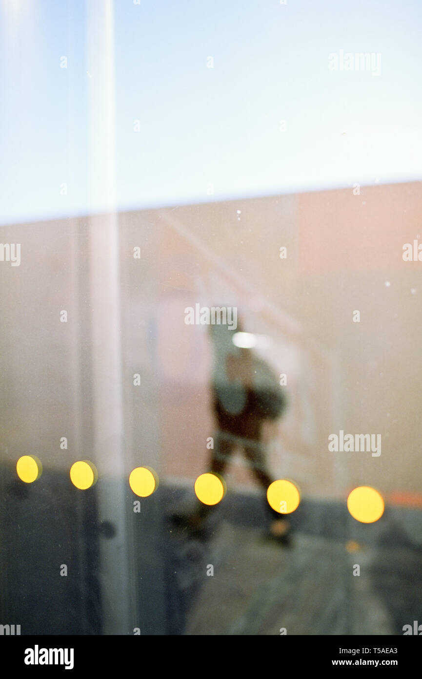 Silhouette urban city reflection hi-res stock photography and images ...