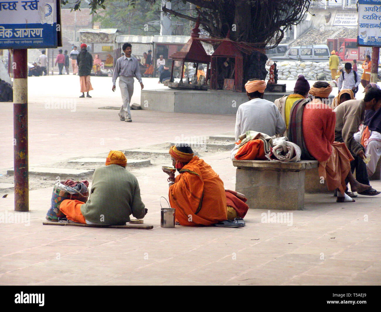 Roadside eatery india hi-res stock photography and images - Alamy