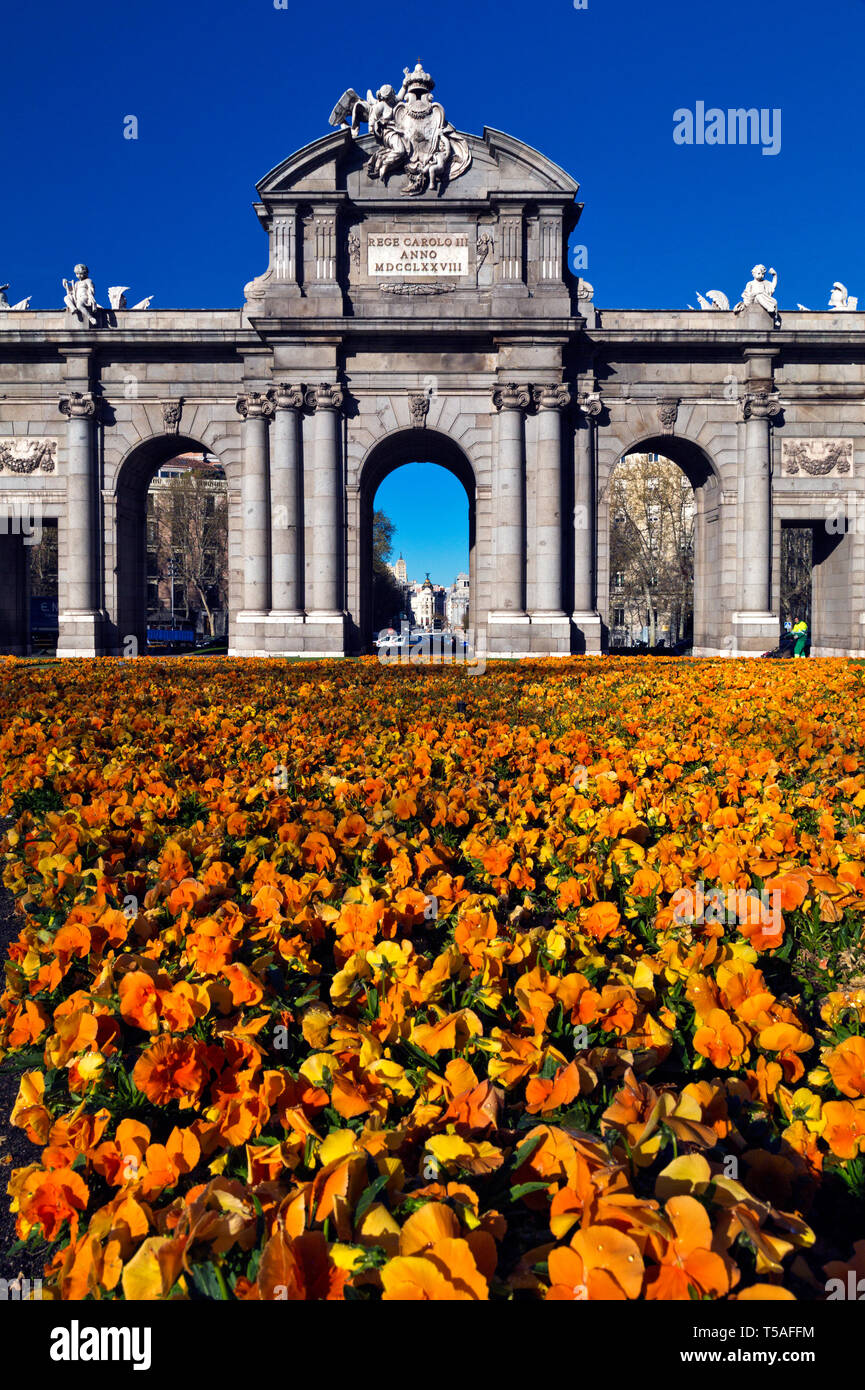 Puerta de Alcalá (Alcalá Gate).. Madrid, Spain Stock Photo - Alamy