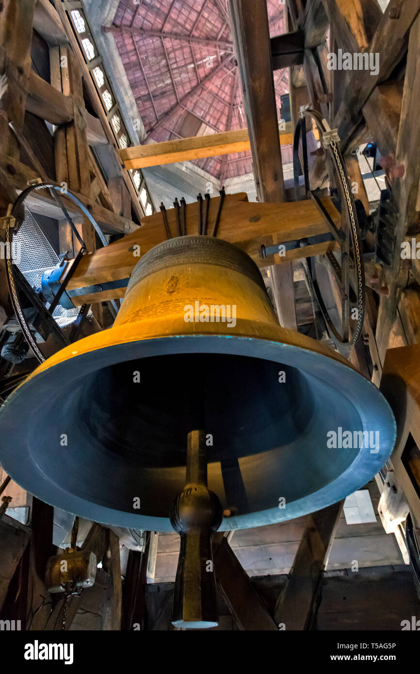 Bell tower notre dame hi-res stock photography and images - Alamy