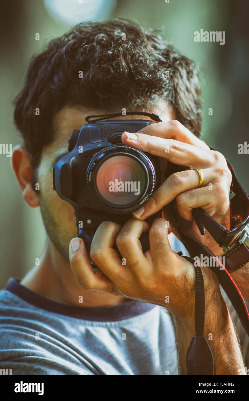 Amateur photographer camera hi-res stock photography and images - Alamy