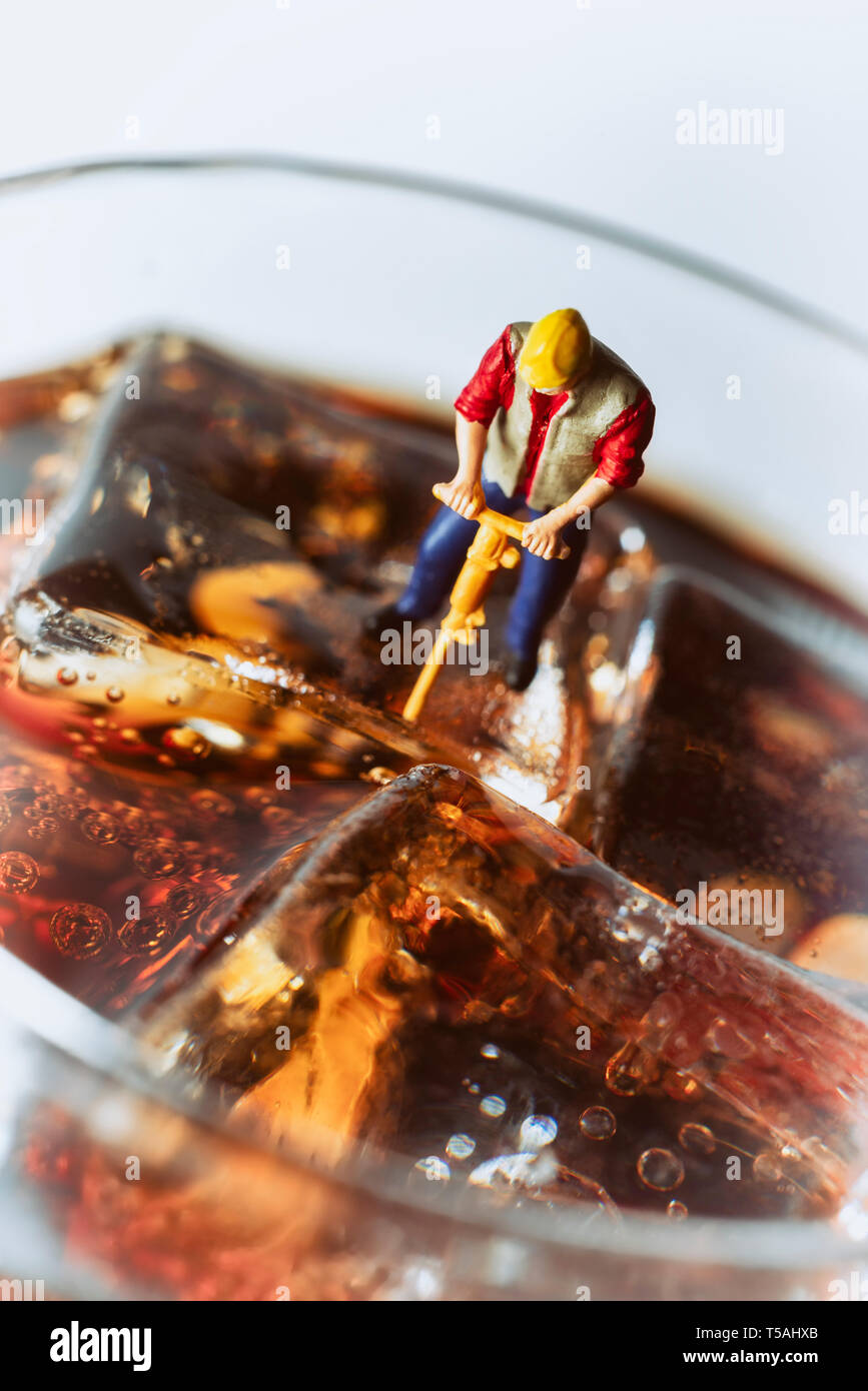 Worker ice hi-res stock photography and images - Alamy