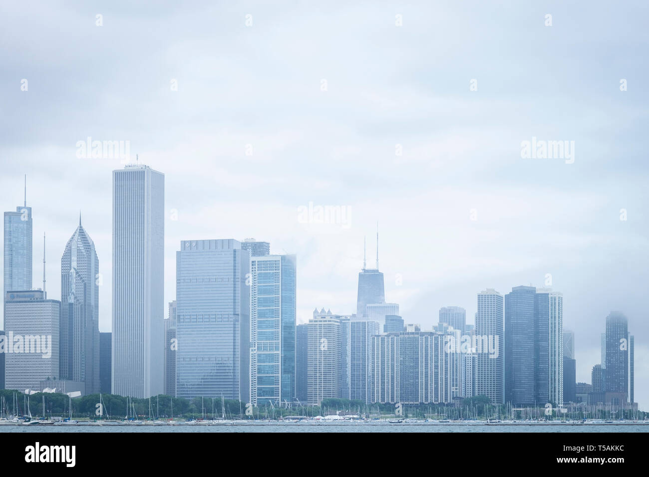 Downtown chicago foggy skyline hi-res stock photography and images - Alamy