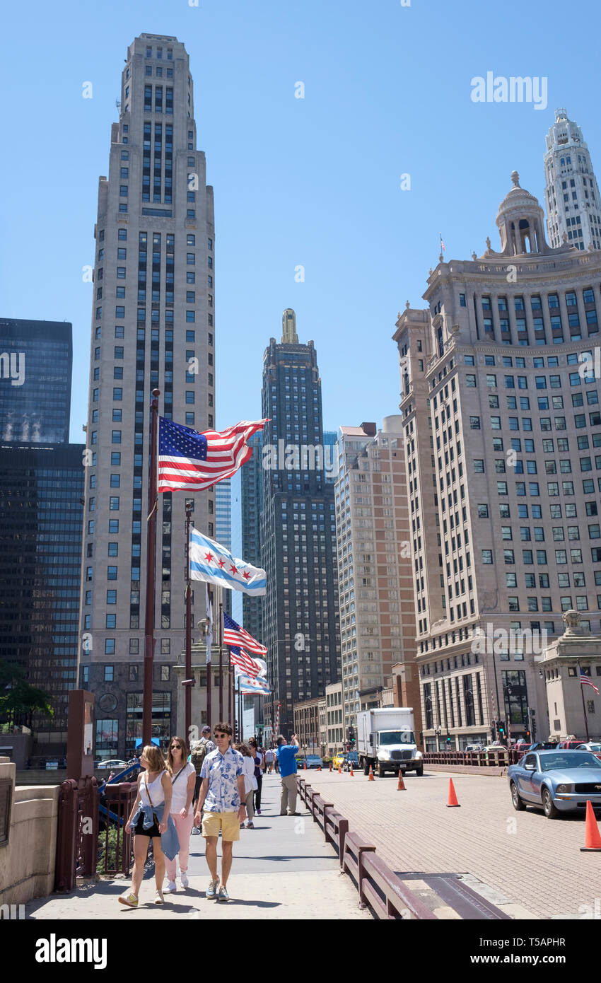 People walking on Michigan Avenue (Magnificent Mile area) in Downtown ...