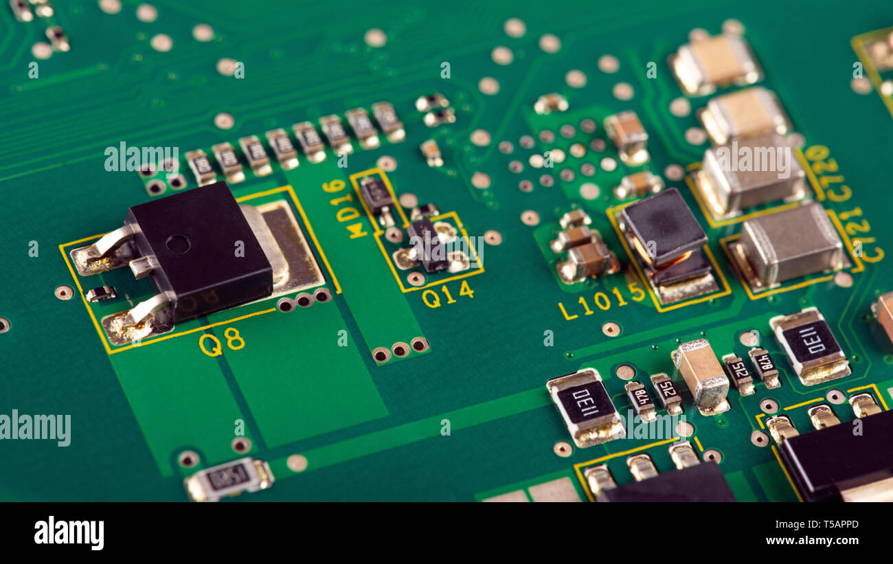 Electronic components on the PCB Stock Photo - Alamy