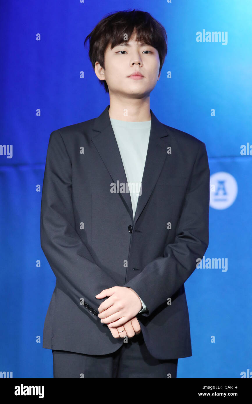 18th Apr, 2019. S. Korean singer Jung Seung-hwan South Korean singer ...