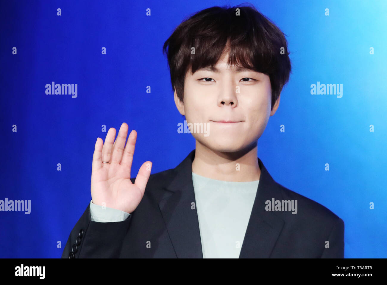 18th Apr, 2019. S. Korean singer Jung Seung-hwan South Korean singer ...
