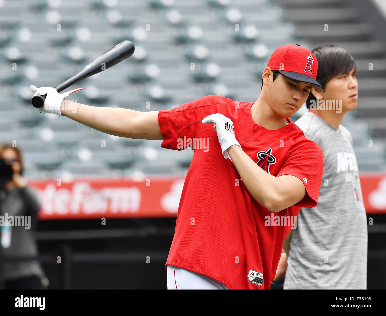 Los Angeles Angels' Shohei Ohtani takes batting practice before the ...