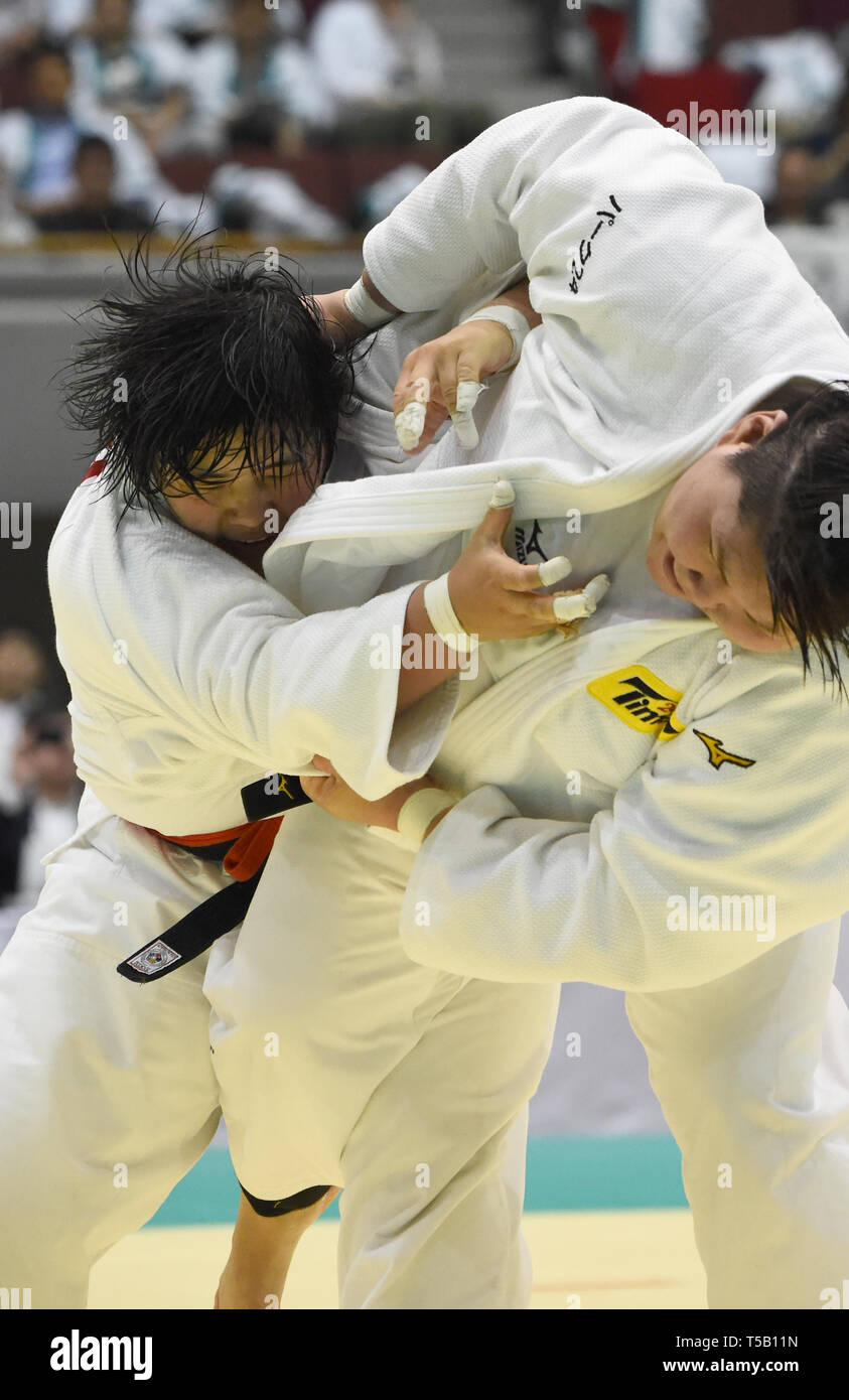 Akira Sone, left, and Sarah Asahina during the 2019 Empress Cup All ...