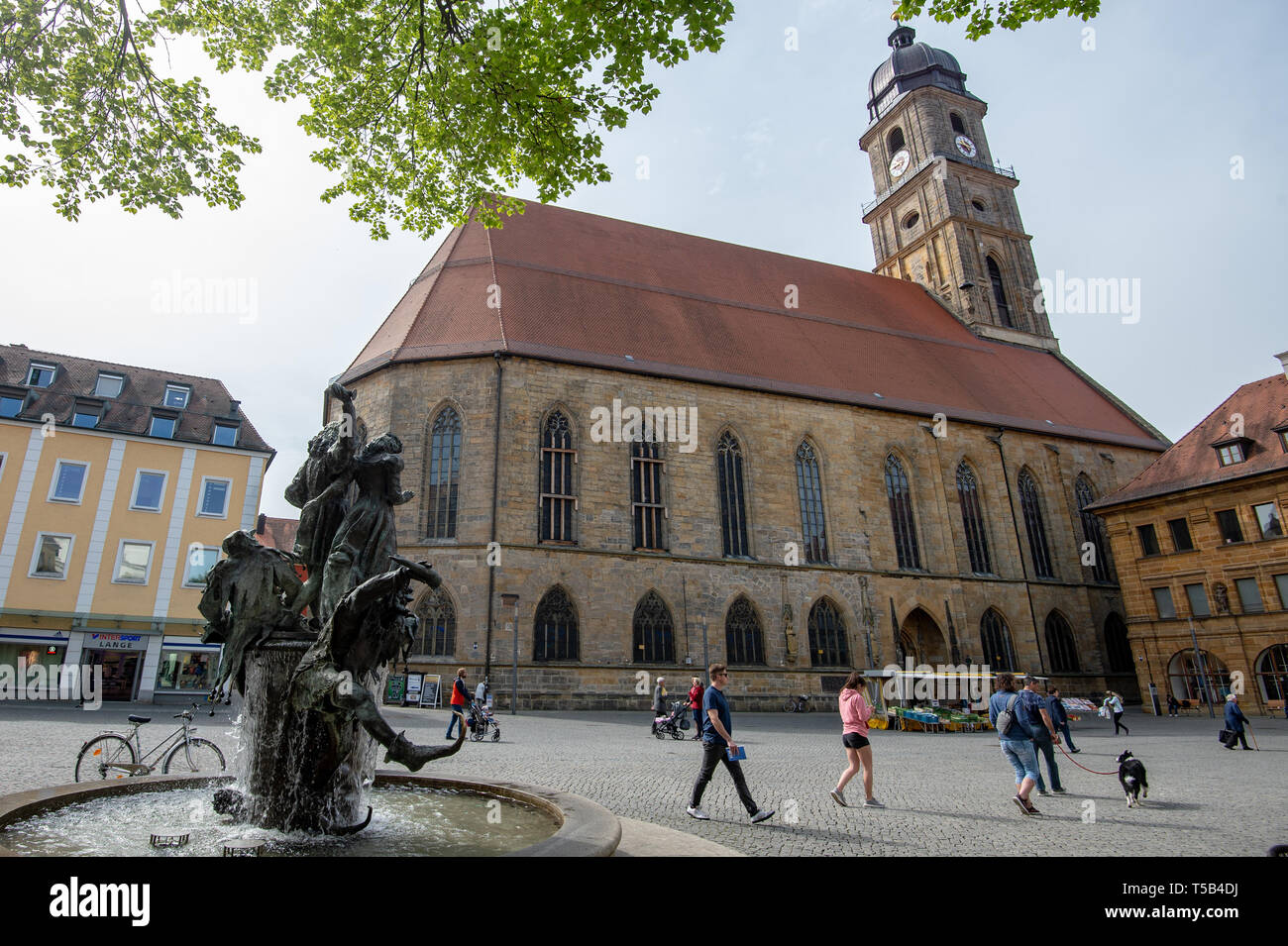 Amberg, Germany. 23rd Apr, 2019. The church St. Martin in the old town ...