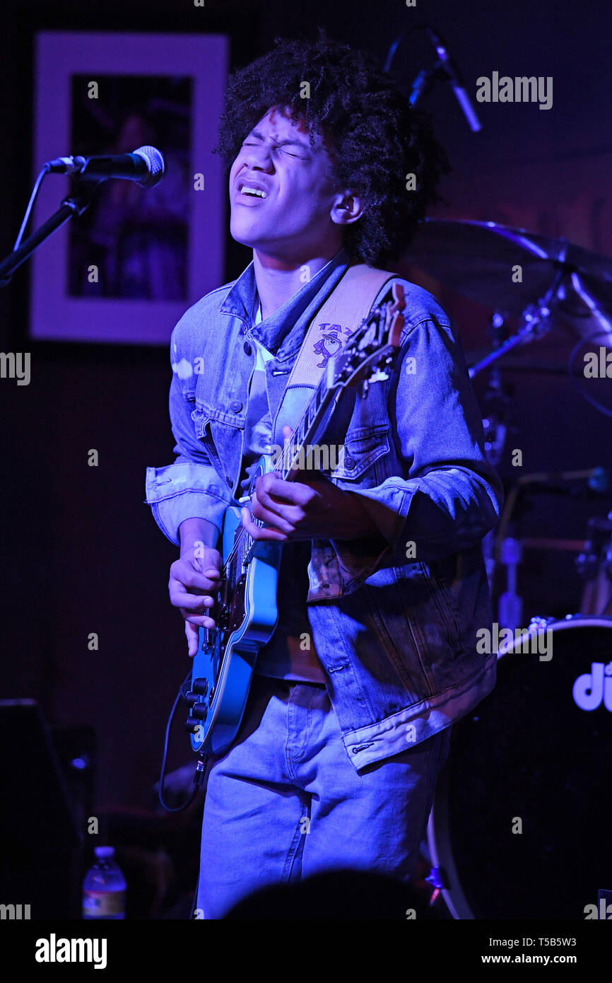 BOCA RATON, FL - APRIL 22: Brandon "Taz" Niederaue performs at The ...