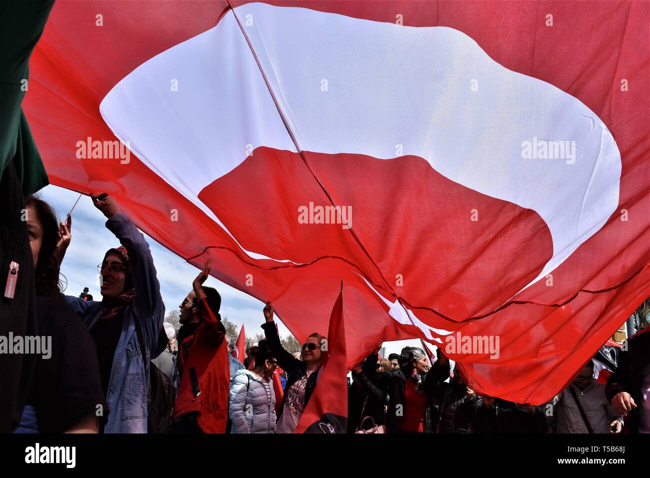 Ankara, Turkey. 23rd Apr, 2019. Supporters of the main opposition ...