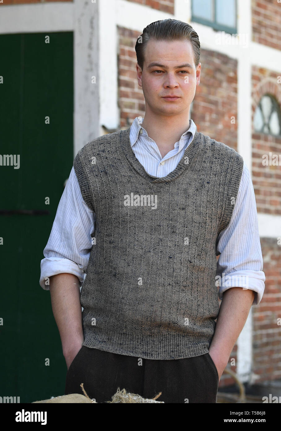 Jork, Germany. 23rd Apr, 2019. Actor Marius Ahrendt has himself ...