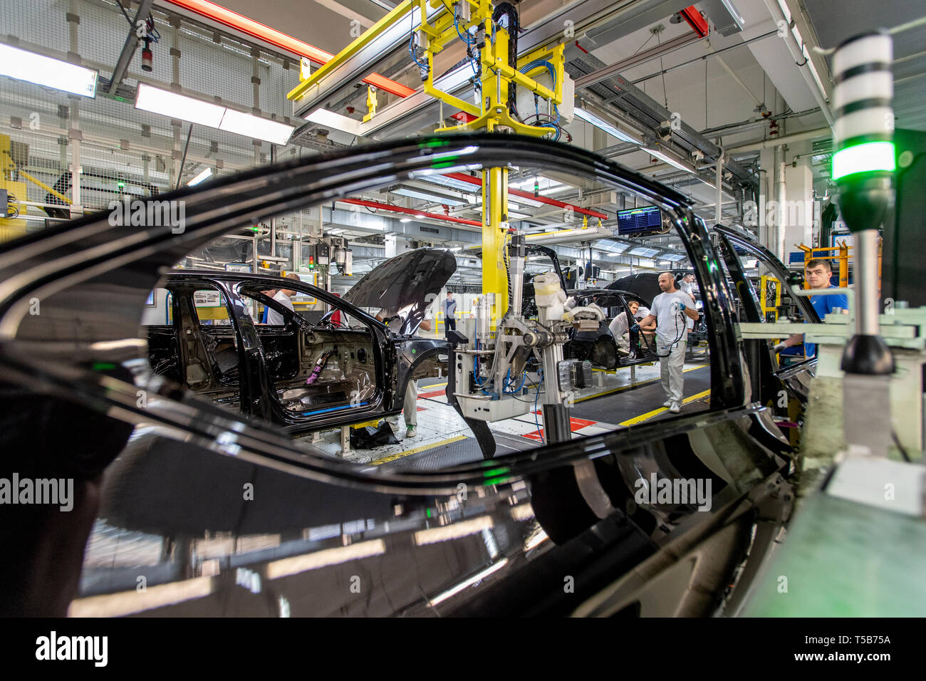 Kvasiny, Czech Republic. 23rd Apr, 2019. Skoda Auto employees work on a ...