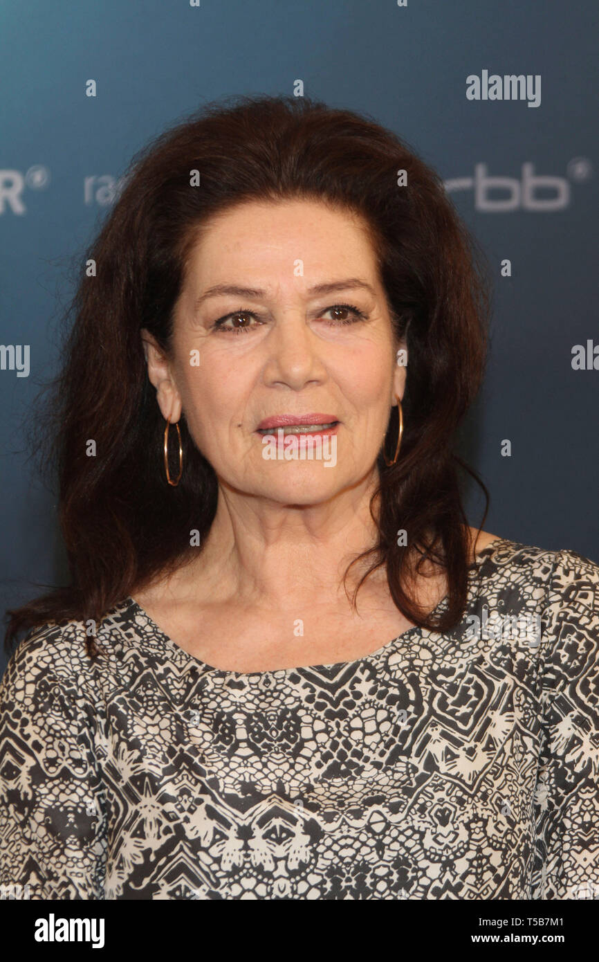 Hamburg, Deutschland. 30th May, 2012. Hannelore Elsner. Photo session ...