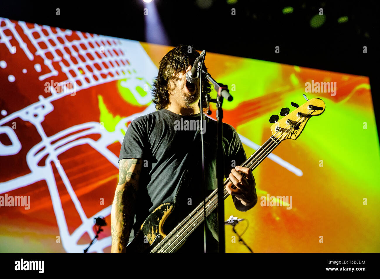 Cave in band hi-res stock photography and images - Alamy