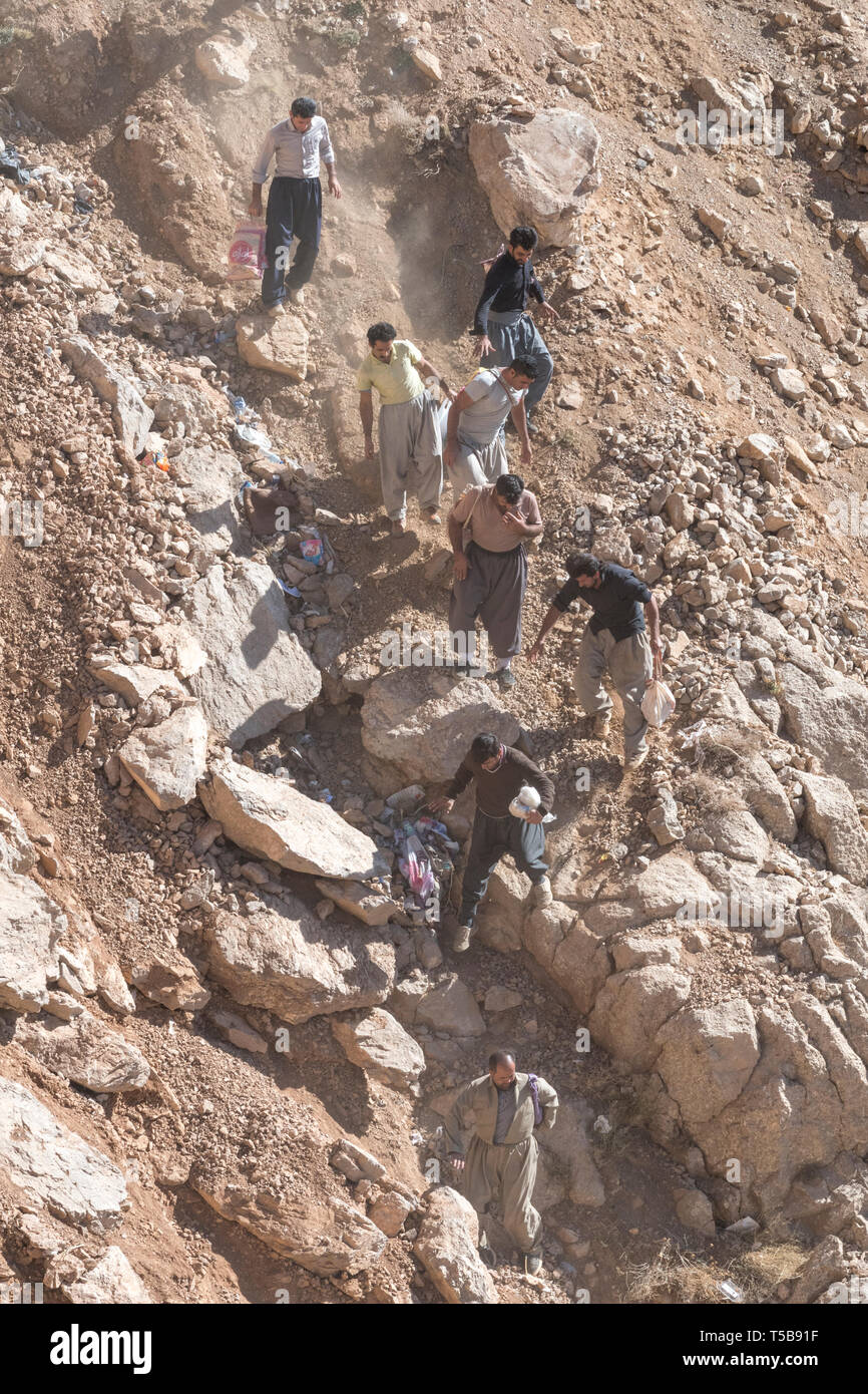 Couriers Walking Down to Byara, Iraq, To Carry Smuggled Goods Into Iran ...