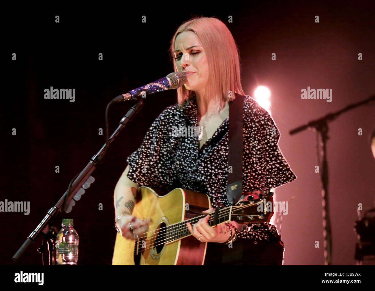 Amy macdonald singer 2019 hi-res stock photography and images - Alamy