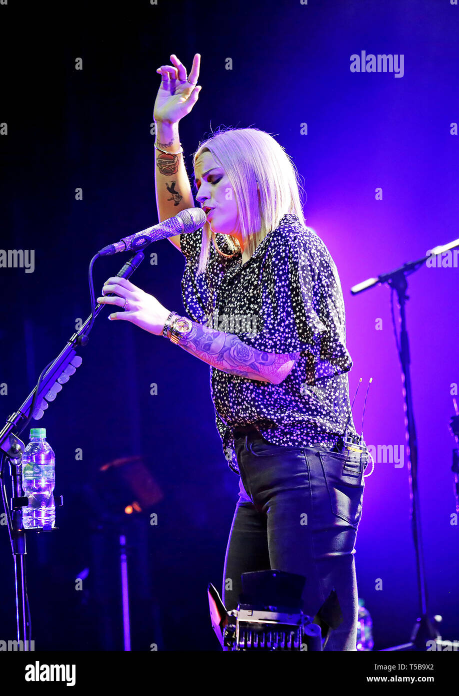 Amy macdonald singer 2019 hi-res stock photography and images - Alamy
