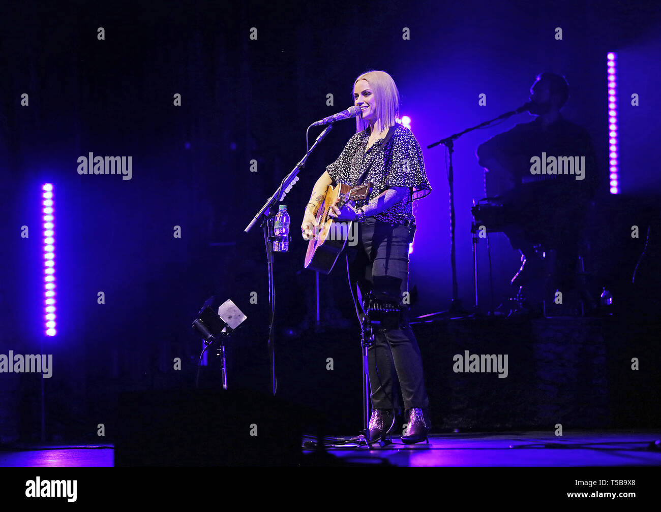 Amy Macdonald performing at Manchester O2 Apollo Featuring: Amy ...