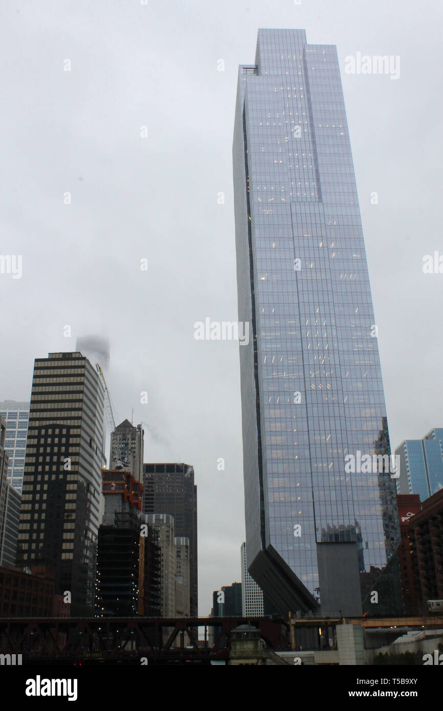 150 n Riverside, a new building in downtown Chicago, Illinois, over the ...