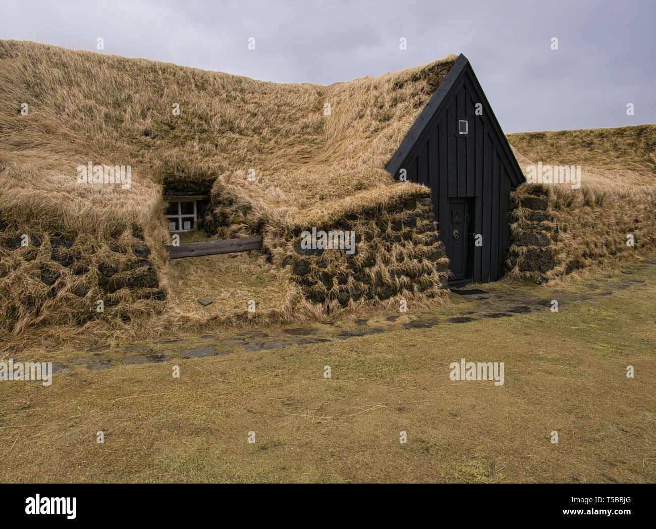 Traditional peat house hi-res stock photography and images - Alamy