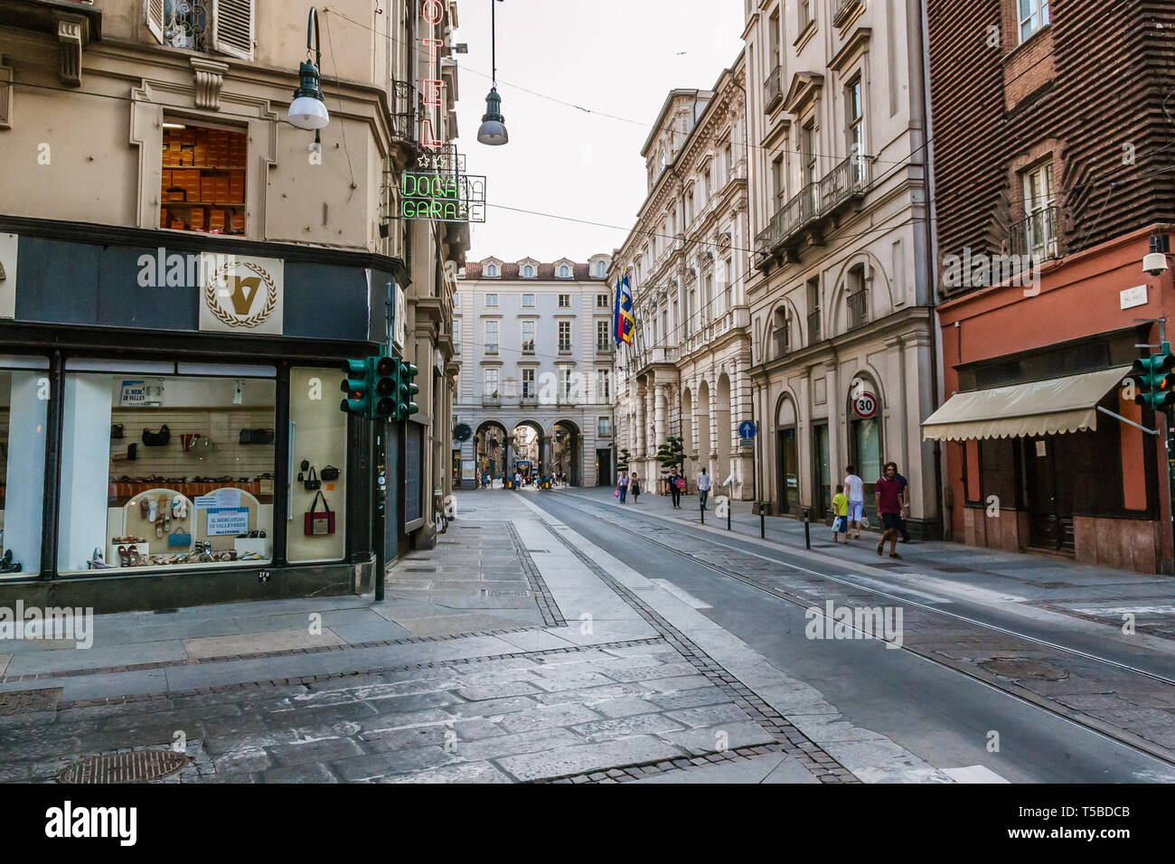 Downtown milano hi-res stock photography and images - Alamy