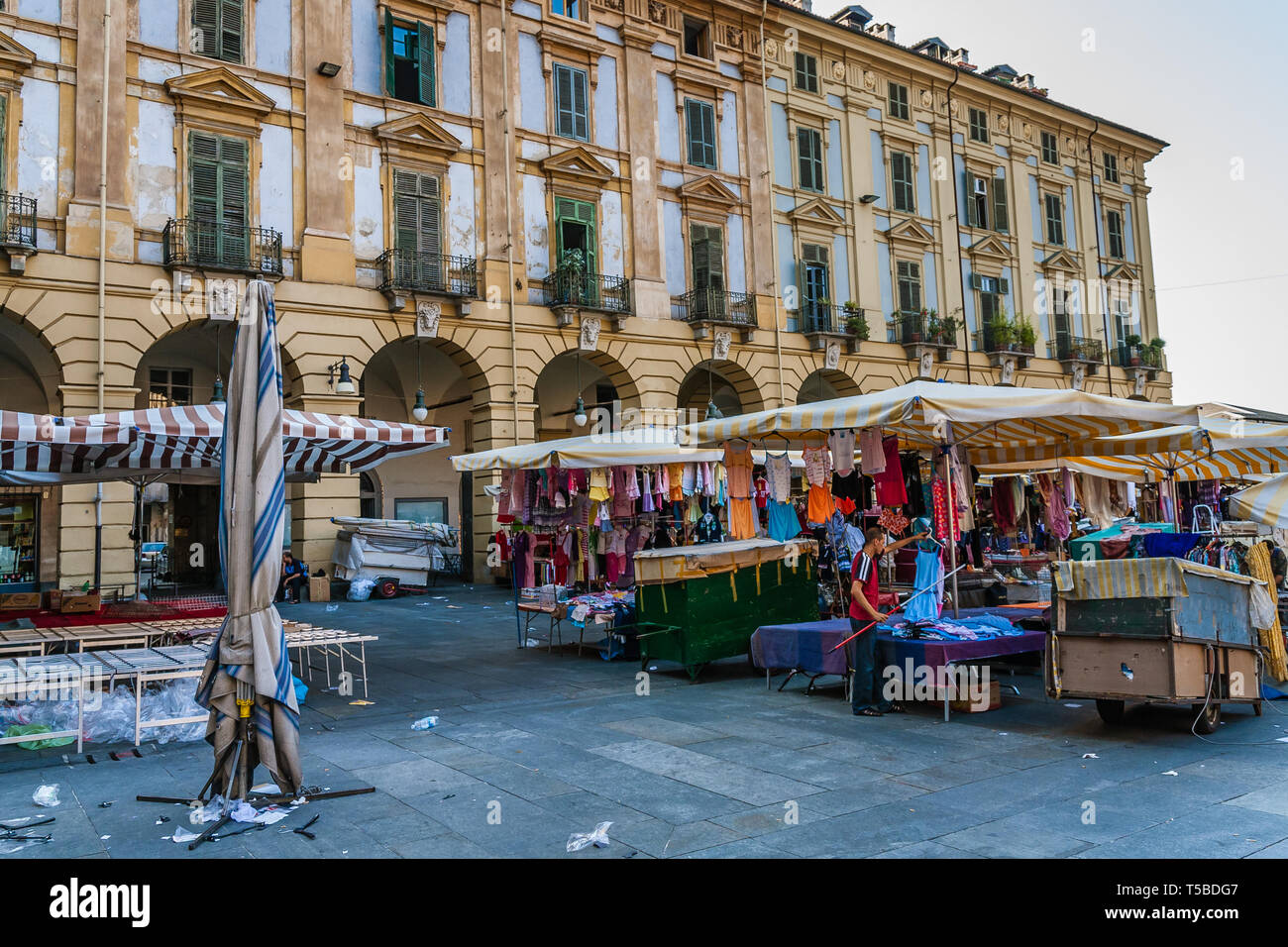 Turin market hi-res stock photography and images - Alamy