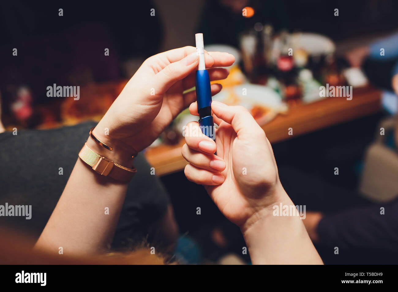 E smoking device devices hi-res stock photography and images - Alamy
