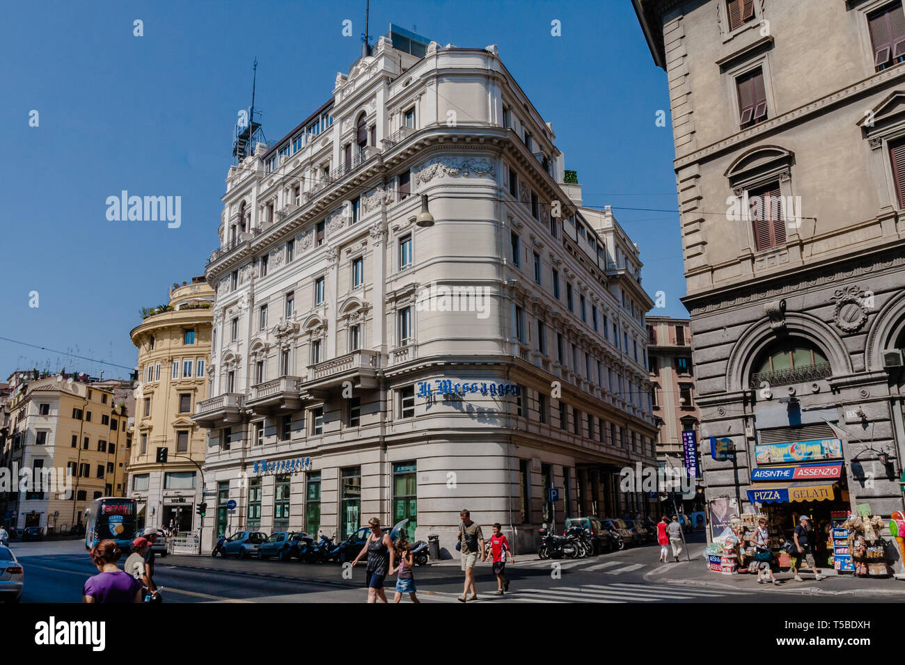 Il messaggero newspaper hi-res stock photography and images - Alamy