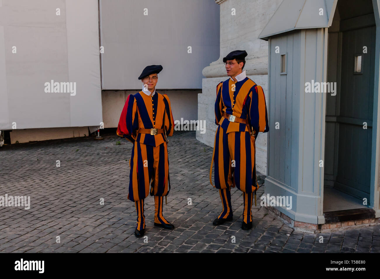 Pontifical Swiss guards at St. Peter's Basilica, Vatican Stock Photo ...