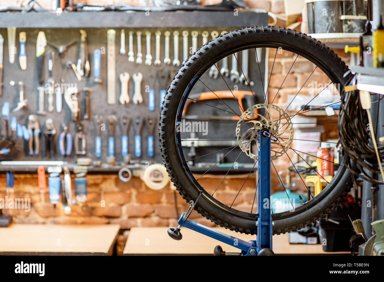 Cycle tools hi-res stock photography and images - Alamy