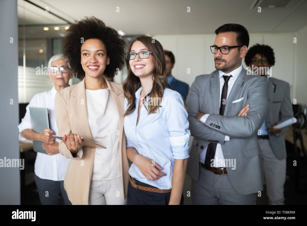 Happy office hi-res stock photography and images - Alamy