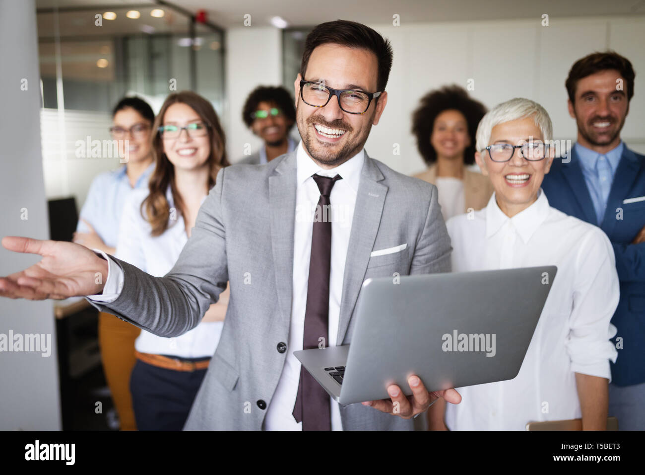 Office achievement hi-res stock photography and images - Alamy