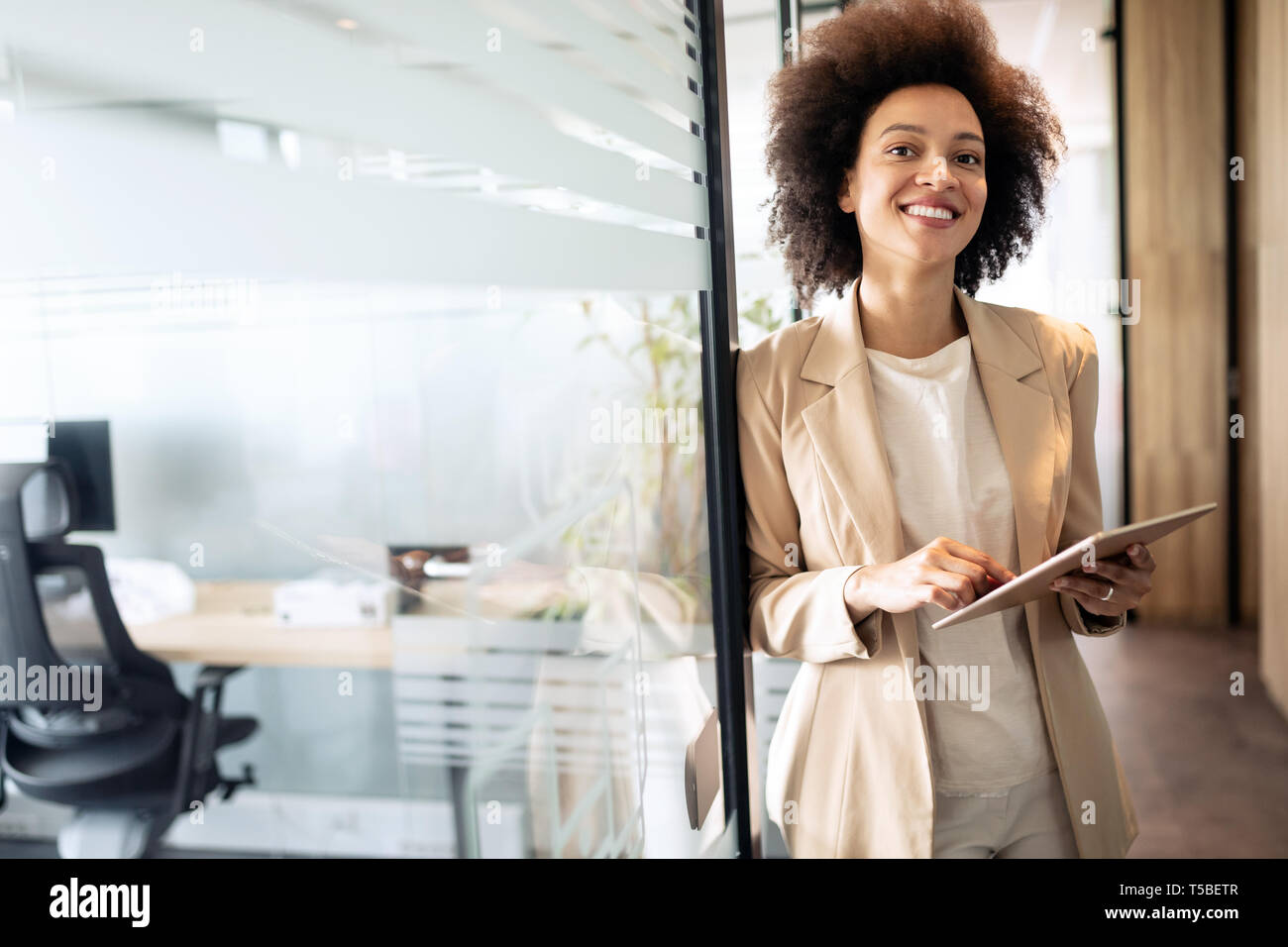 Female bank manager hi-res stock photography and images - Alamy