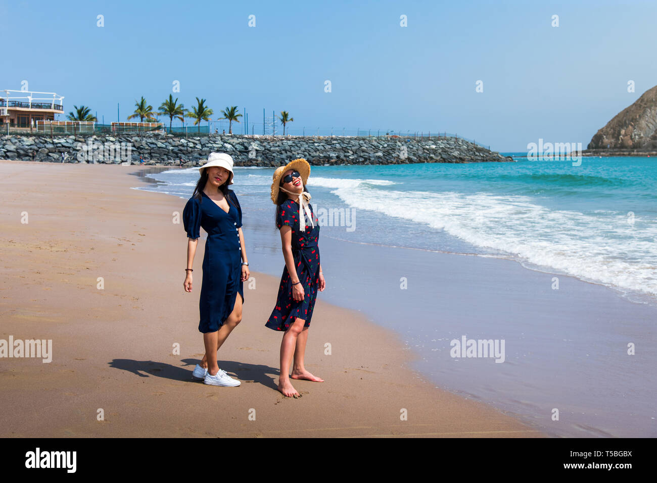 Chinese friends hi-res stock photography and images - Alamy