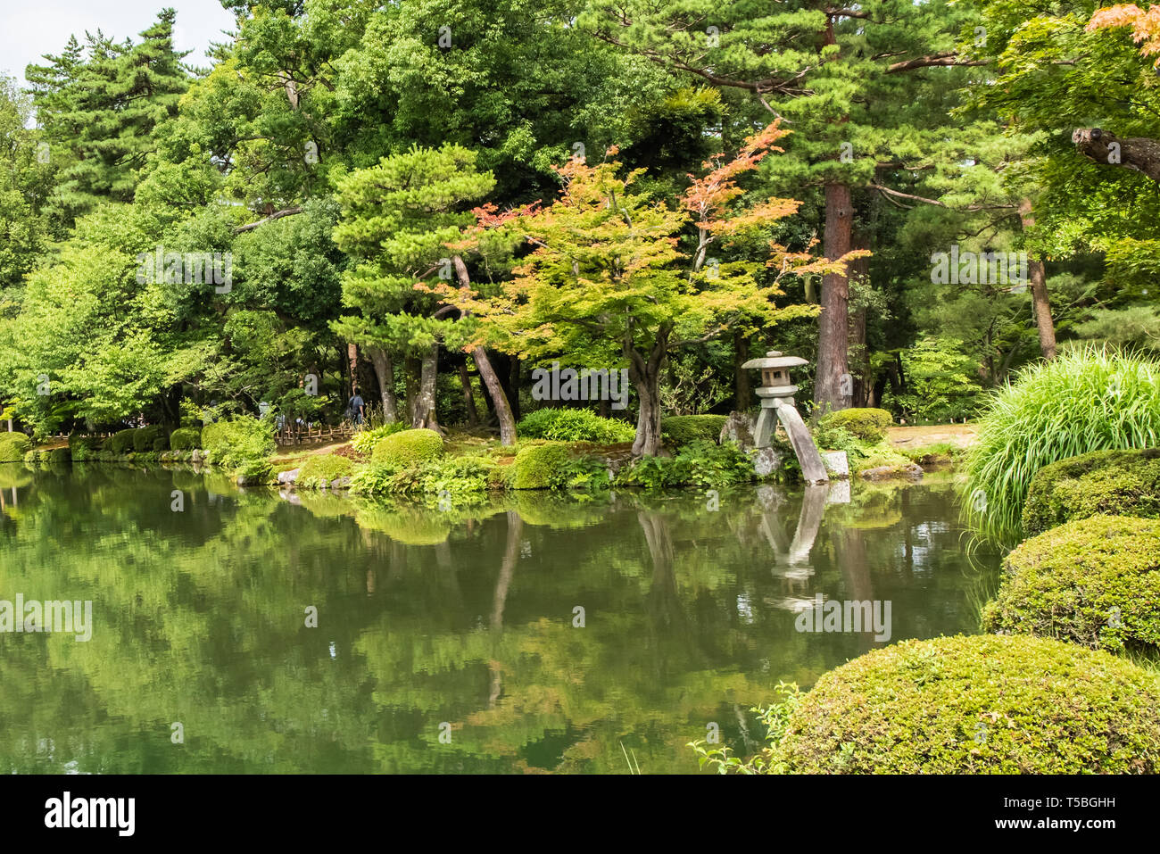 Kenrokuen garden waterfall hi-res stock photography and images - Alamy
