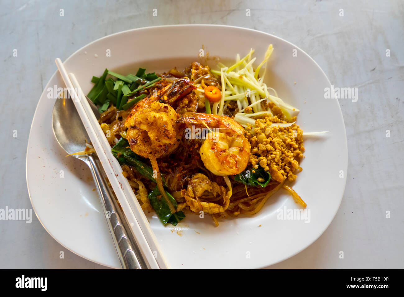 Thanon chomsin food stalls hi-res stock photography and images - Alamy