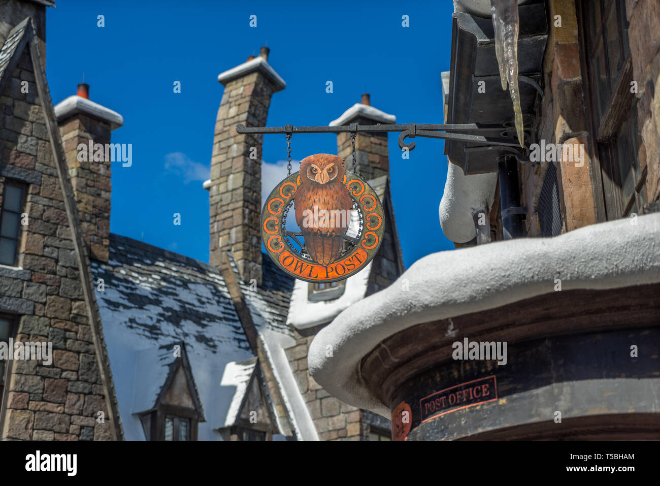 'Owl Post' Post Office in Harry Potter Land, Universal Studios Theme ...