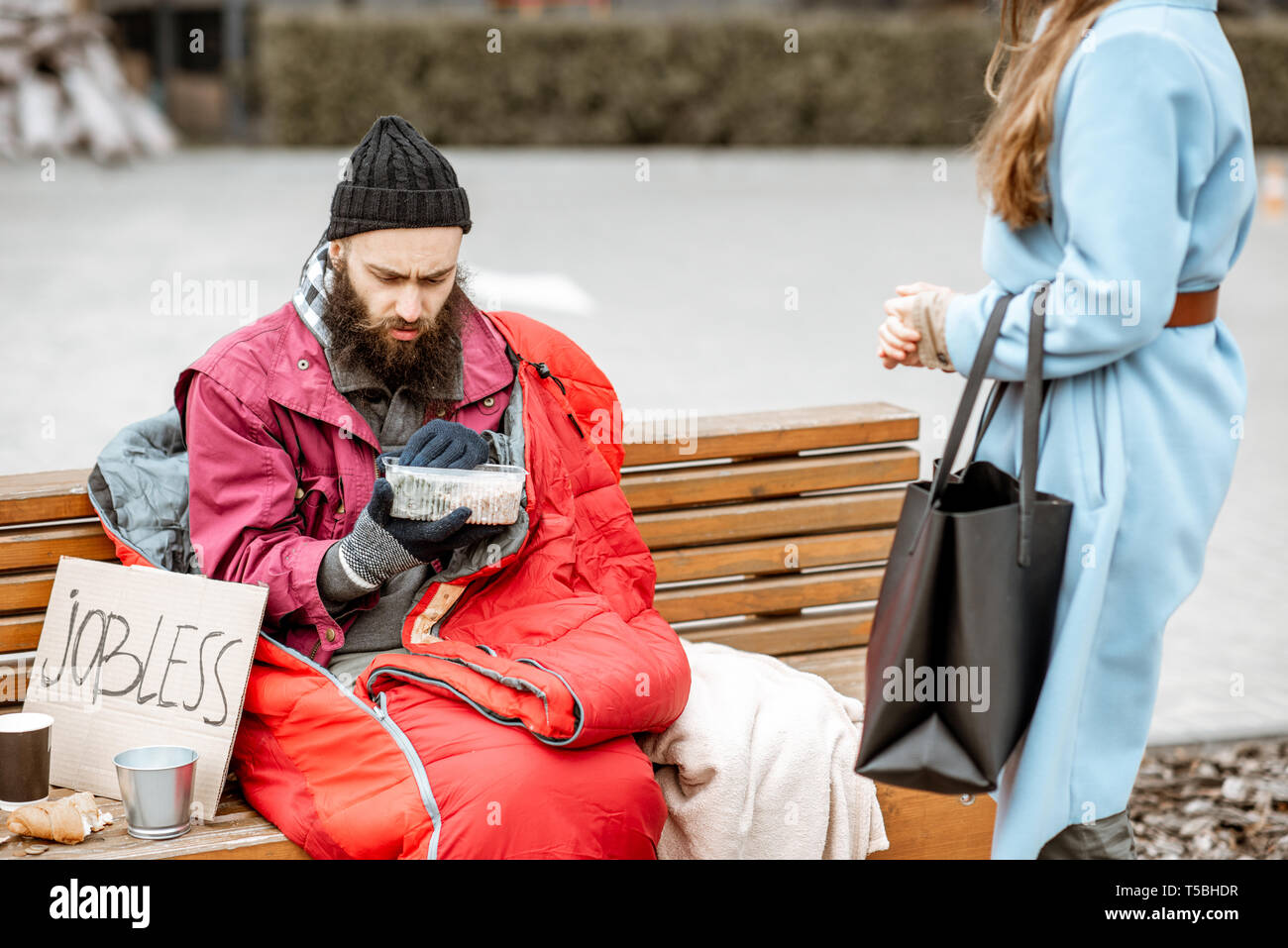 Helping homeless food hi-res stock photography and images - Alamy