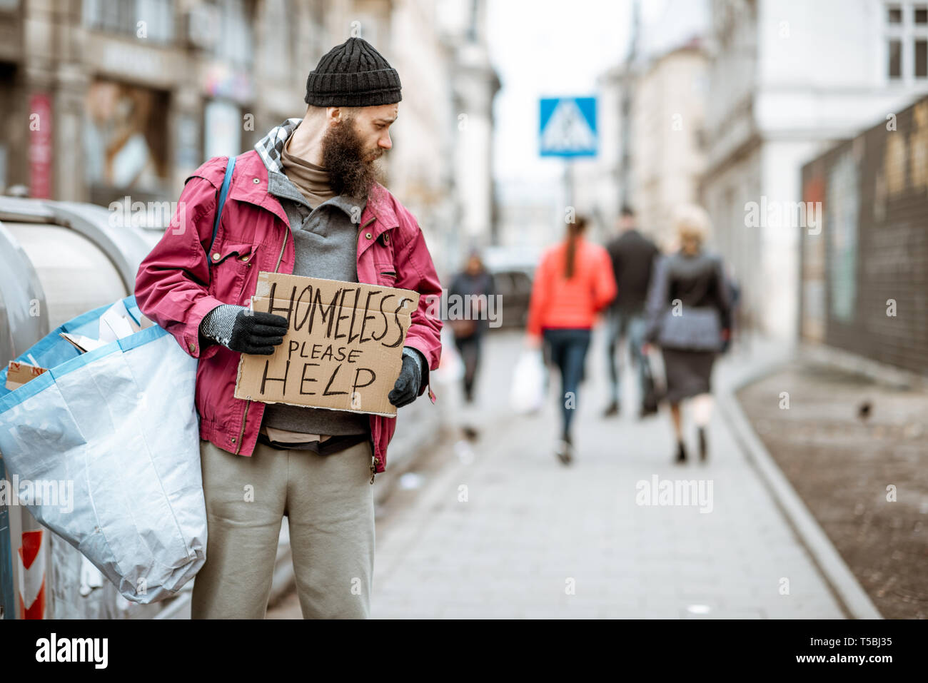Homeless street cardboard hi-res stock photography and images - Alamy