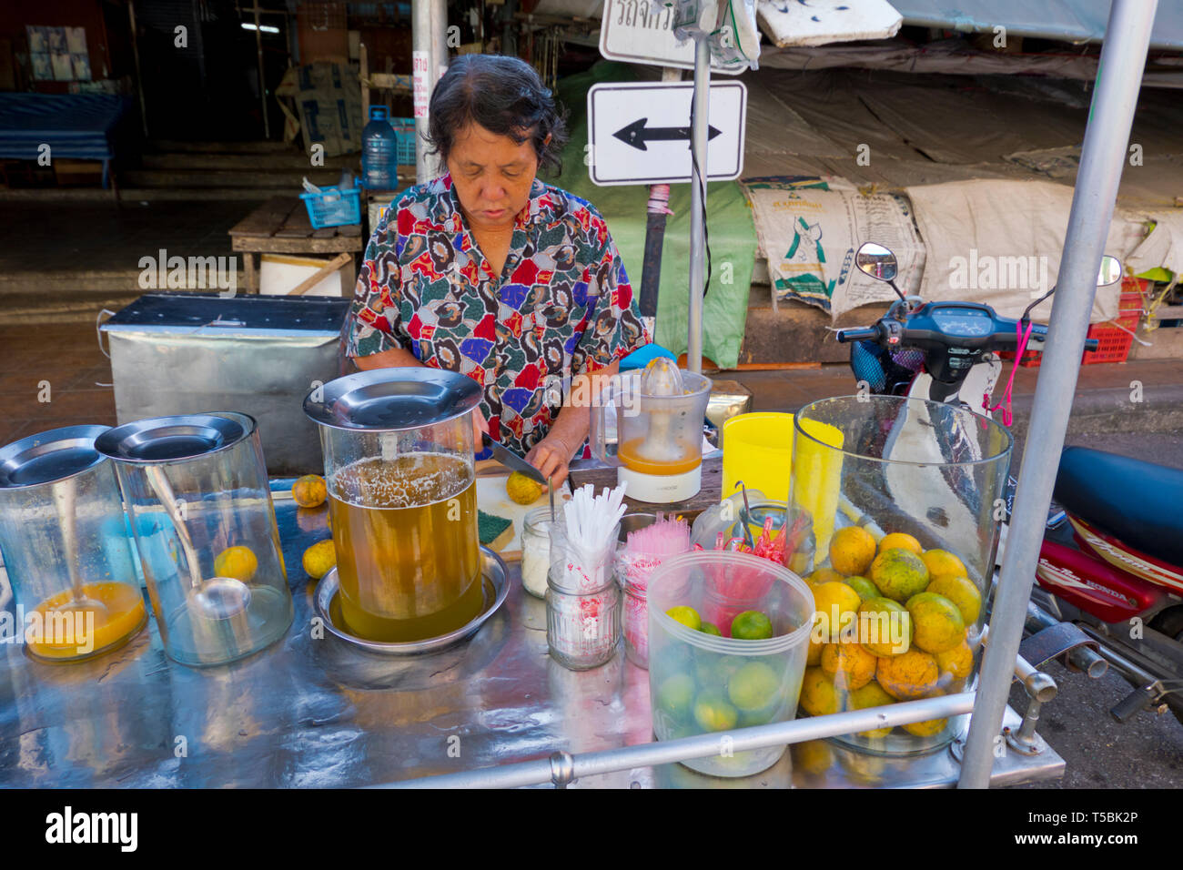Wet and dry market hi-res stock photography and images - Alamy