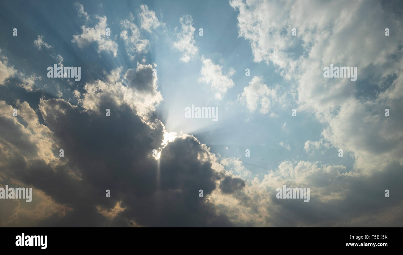 Sky with sun light hi-res stock photography and images - Alamy