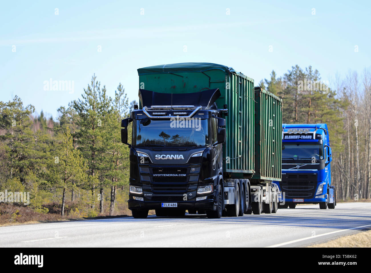 Black scania hi-res stock photography and images - Alamy