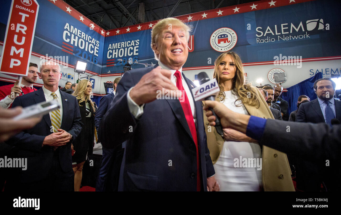 Trump cnn debate hi-res stock photography and images - Alamy