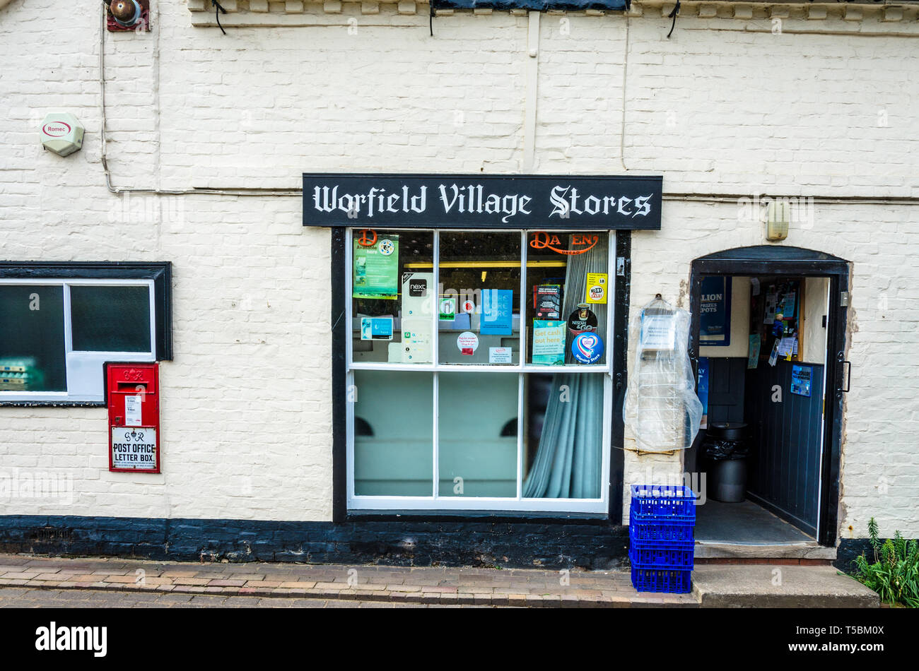 Rural shopping village hi-res stock photography and images - Alamy