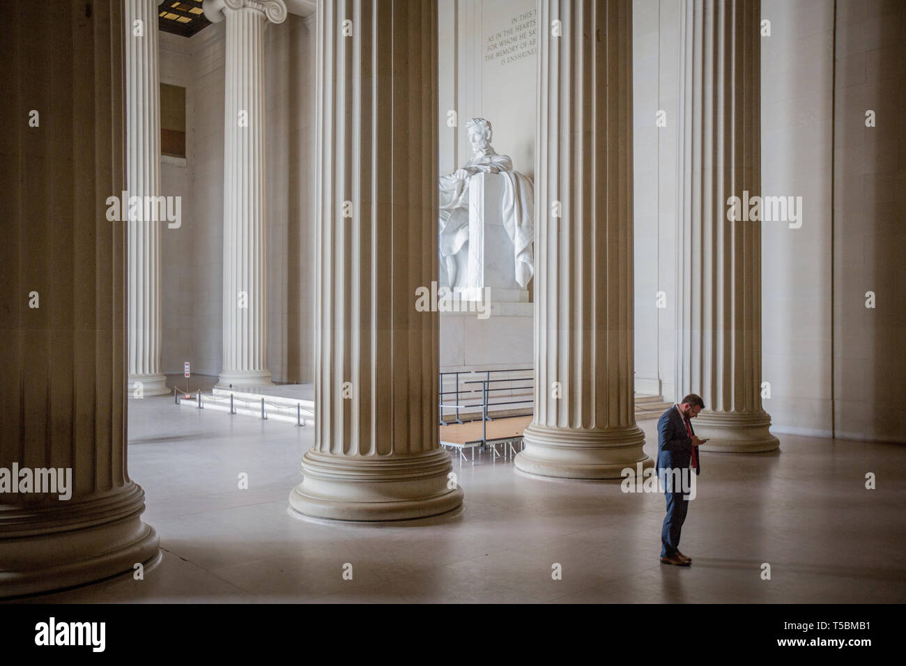 The sculpture of a seated Abraham Lincoln inside the Lincoln Memorial ...